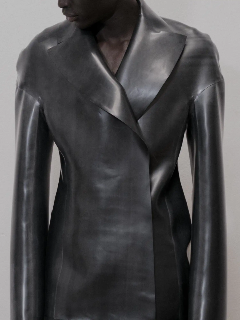 How Richert Beil shapes garments from grit